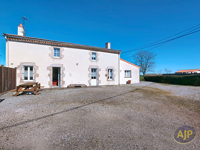 Maison à vendre - Vieillevigne - 5 pièces - 3 chambres