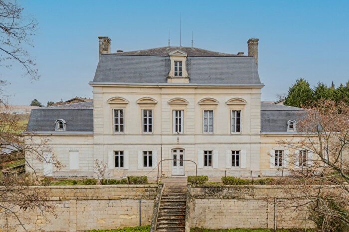 Maison 17 pièces à Montagne, à vendre