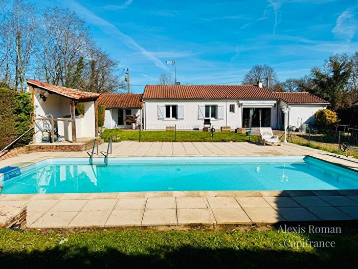 Maison à vendre - Montpon-Ménestérol - 6 pièces - 3 chambres