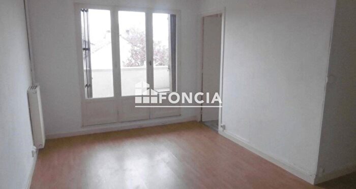 Appartement 2 pièces à louer à Le Stade-Les Garennes-Grand Ouest, Les Mureaux