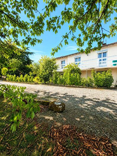 Saint-Romain-et-Saint-Clément : Maison 5 pièces à vendre