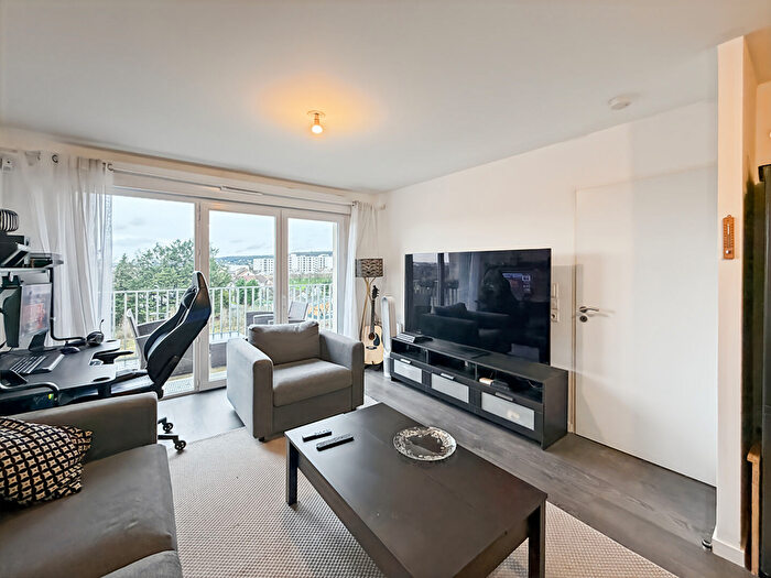 Appartement à louer - Limay, Gare, Lycée, Robespierre - 2 pièces - 1 chambre