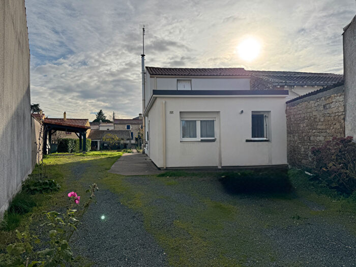Maison à vendre - Sainte-Hermine - 4 pièces - 3 chambres