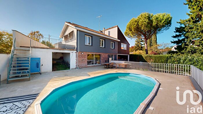 Maison à vendre - Saint-Pierre-Montlimart - 9 pièces - 6 chambres