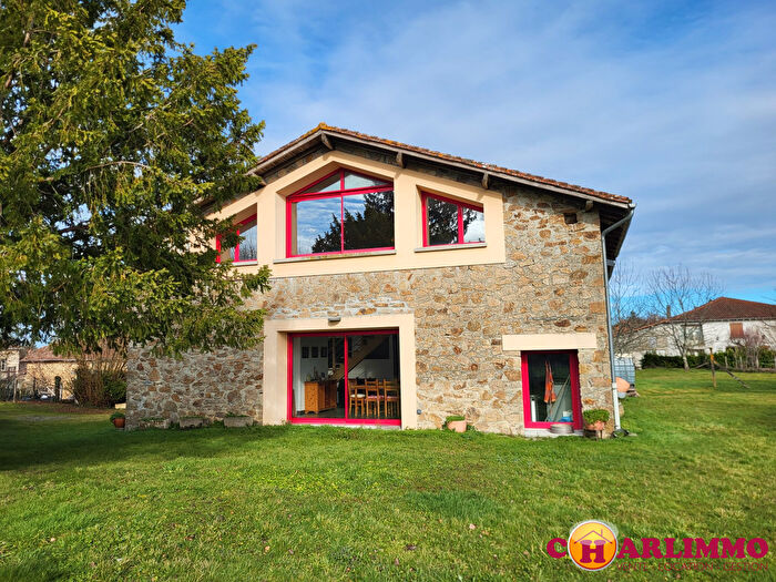 Maison à vendre - Chaillac-sur-Vienne - 7 pièces - 5 chambres