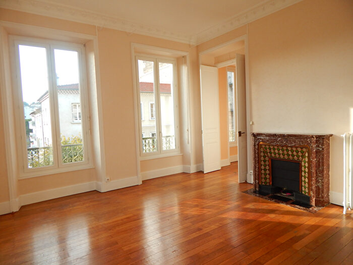 Appartement à louer - Annonay, Centre-ville - 6 pièces - 3 chambres