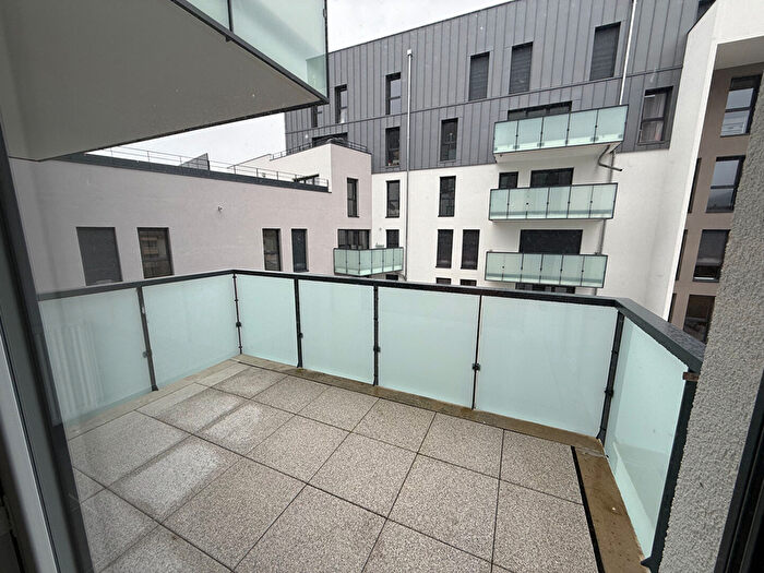 Appartement à louer - Thonon-les-Bains, Est - 3 pièces - 2 chambres