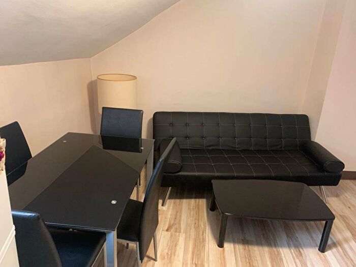 Nierme et Geilles, Oyonnax - Appartement 2 pièces à louer