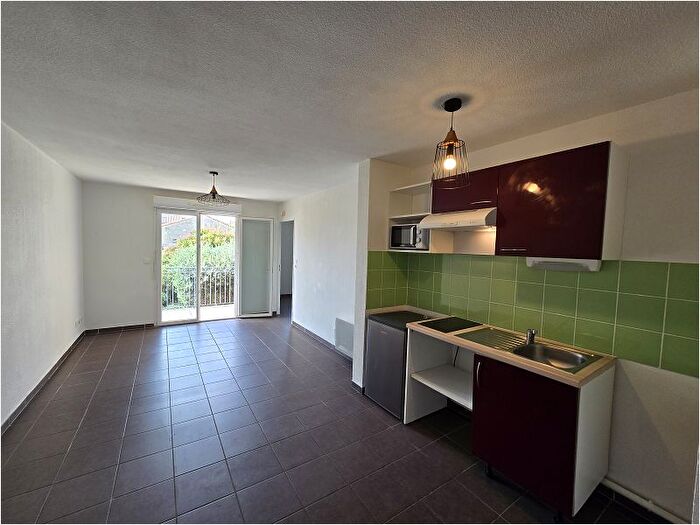 Appartement à louer - Villeneuve-lès-Béziers - 2 pièces - 1 chambre
