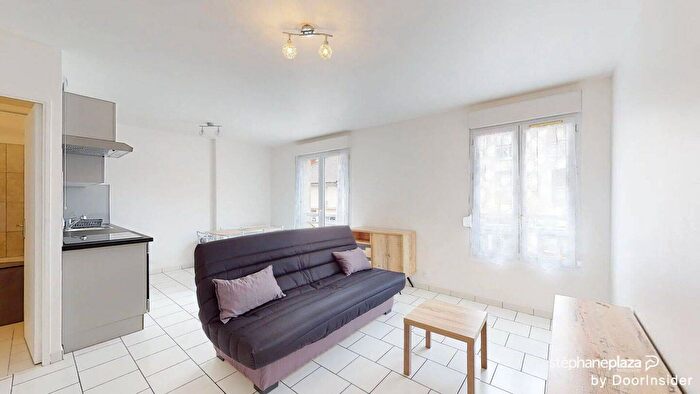 Mairie Rouxel-Sud Est, Pontault-Combault : Appartement 1 pièce à louer