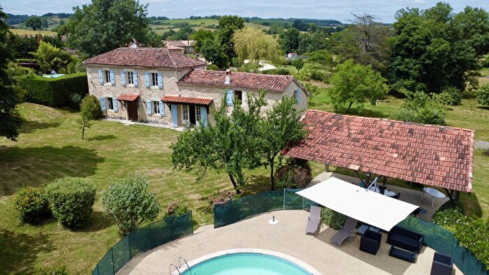 Vic-Fezensac : Maison 6 pièces à vendre