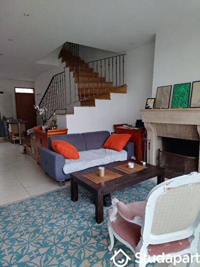 Appartement à louer - Agent Sarre-Centre-Les Vallées-La Garenne, Colombes - 1 pièce - 3 chambres