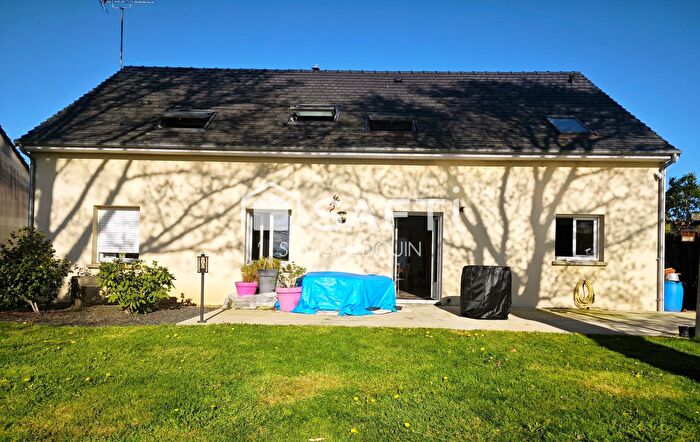 Saint-Calais-du-Désert : Maison 7 pièces à vendre