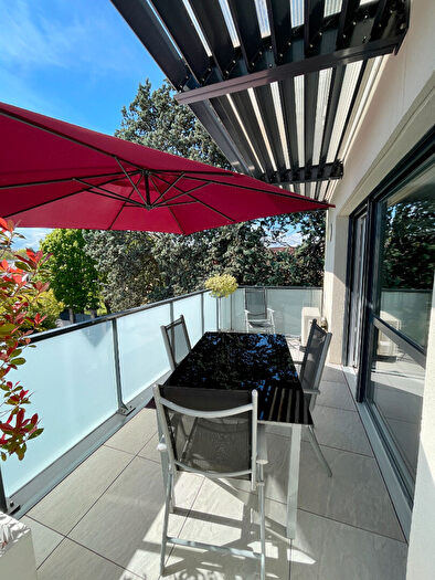 Champagne-au-Mont-dOr : Appartement 4 pièces à vendre