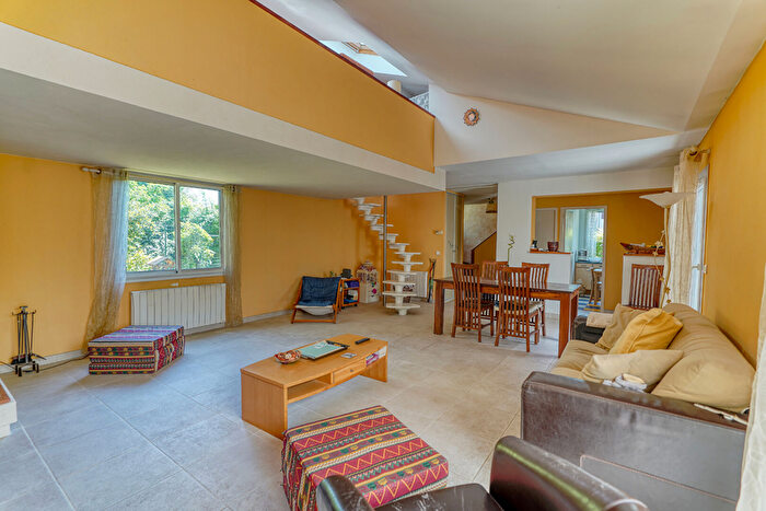 Maison à vendre - Voisins-le-Bretonneux - 5 pièces - 3 chambres