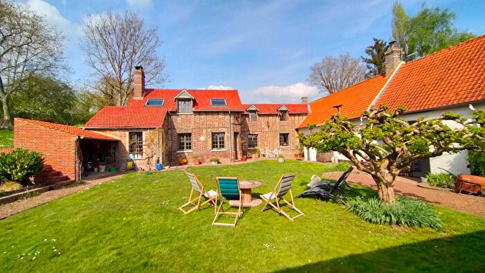 Maison à vendre - Yzeux - 10 pièces - 6 chambres