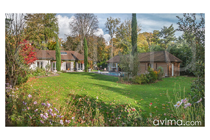 Maison à vendre - Saint-Germain-en-Laye, Pontel, Schnapper, Sous-préfecture - 8 pièces - 4 chambres