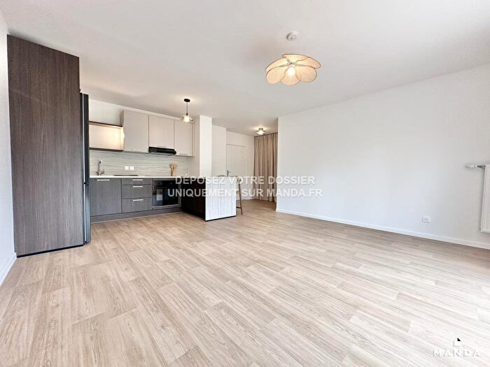 Le Mée-sur-Seine, Le Village : Appartement 3 pièces à louer