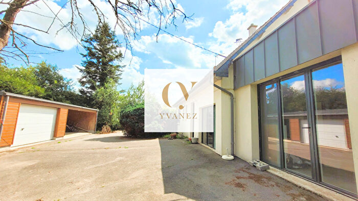 Saint-Aubin-du-Pavail : Maison 7 pièces à vendre