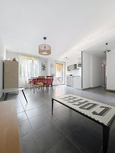 Appartement à vendre - Avignon, Saint-Ruf - 3 pièces - 2 chambres