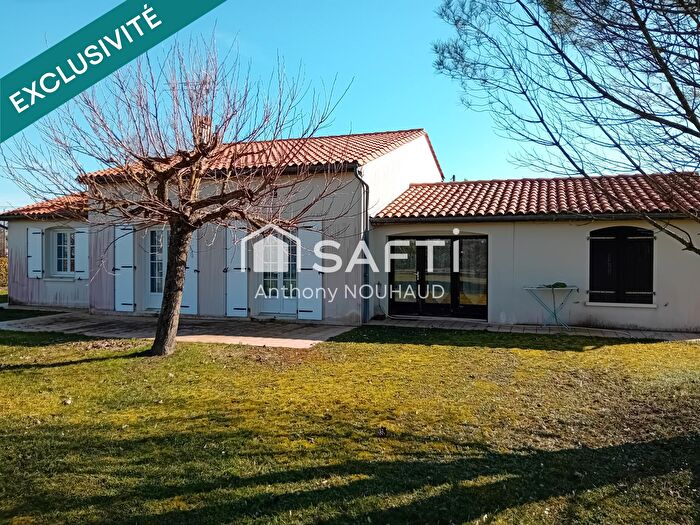 Maison à vendre - Gensac-la-Pallue - 5 pièces - 4 chambres