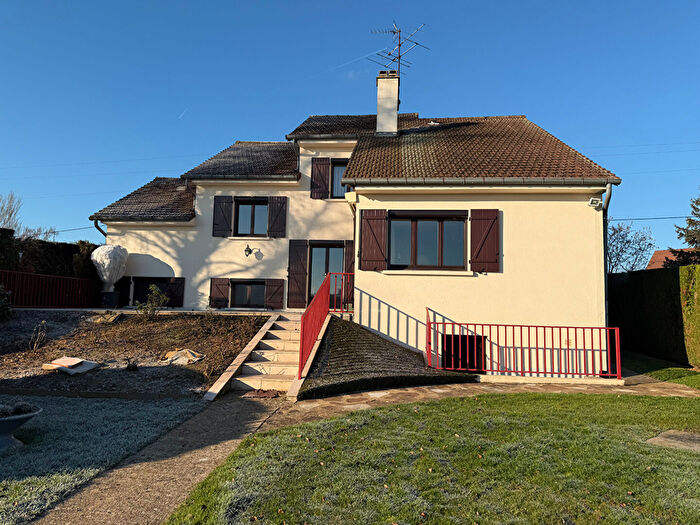 Maison à vendre - Saint-Rémy-sur-Avre - 5 pièces - 4 chambres