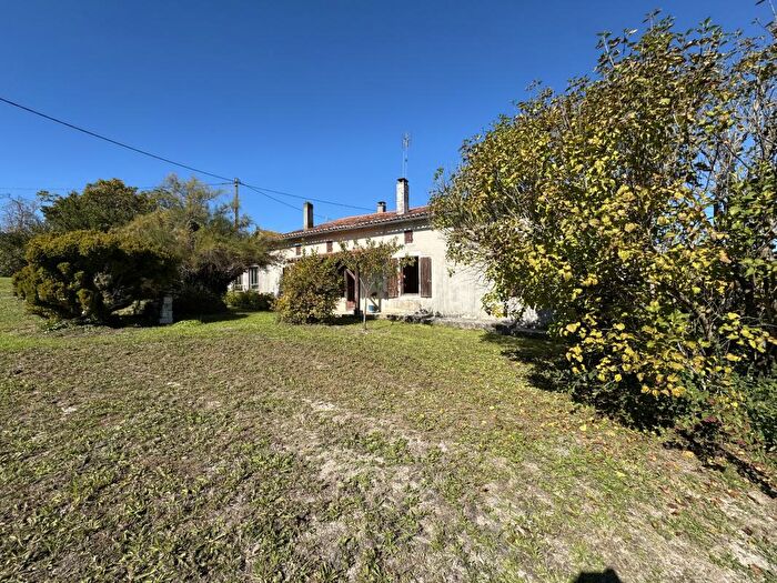 Maison à vendre - Barbezieux-Saint-Hilaire - 7 pièces - 3 chambres