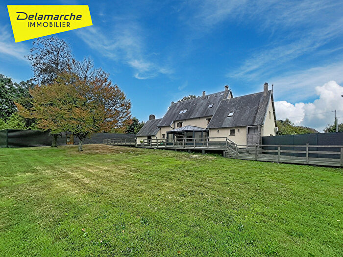 Bréhal : Maison 11 pièces à vendre