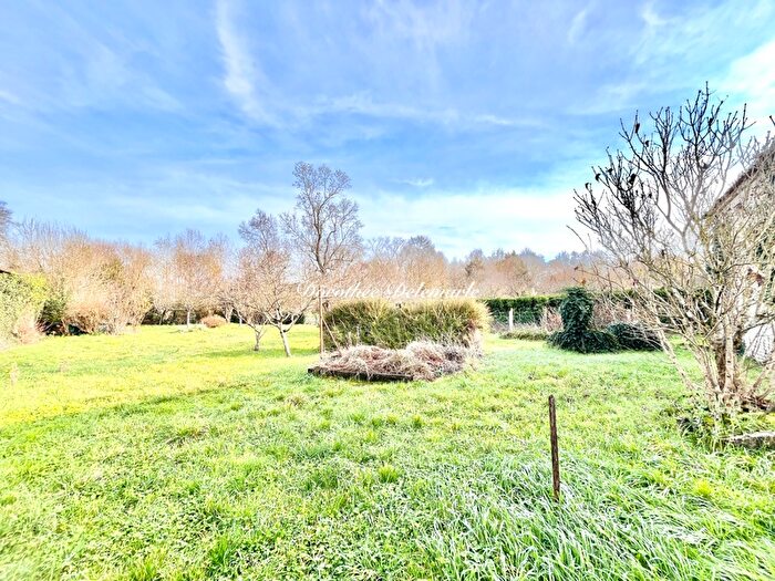 Maison à vendre - Saint-Hilaire-la-Palud - 6 pièces - 5 chambres