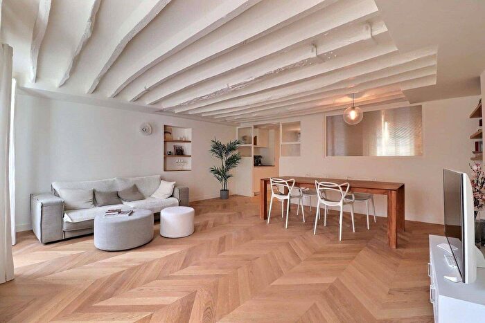 Appartement à louer - Saint Germain des Prés, Paris ème arrondissement - 2 pièces - 2 chambres