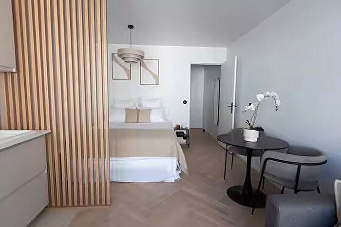 Appartement à louer - Champerret-Berthier, Paris ème arrondissement - 1 pièce