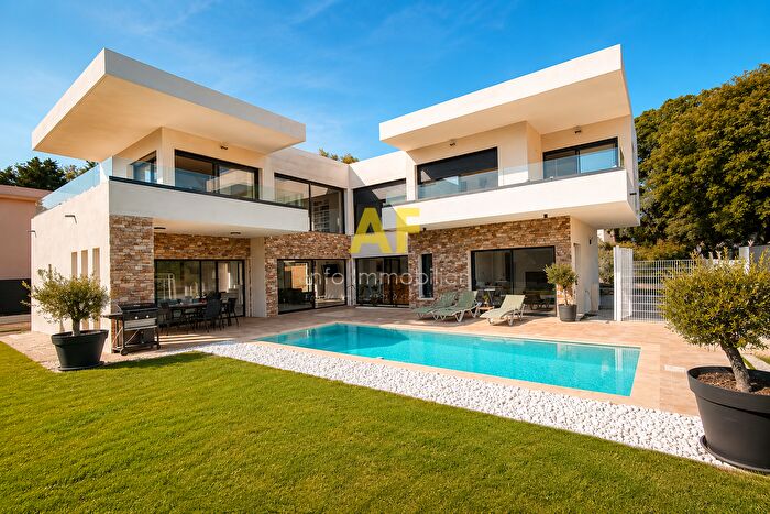 Maison 8 pièces à Saint-Raphaël, Plateau Notre-Dame, à vendre
