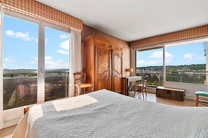 Appartement à vendre - Saint-Germain-en-Laye, Hennemont - 5 pièces - 4 chambres