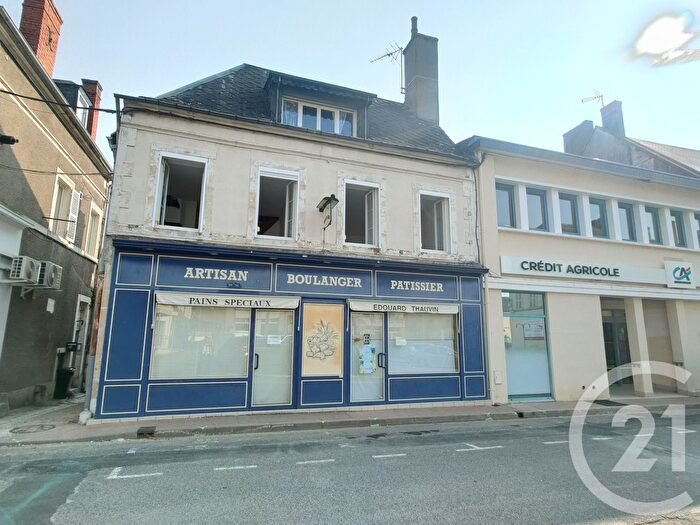 Maison à vendre - Sancoins - 8 pièces - 5 chambres