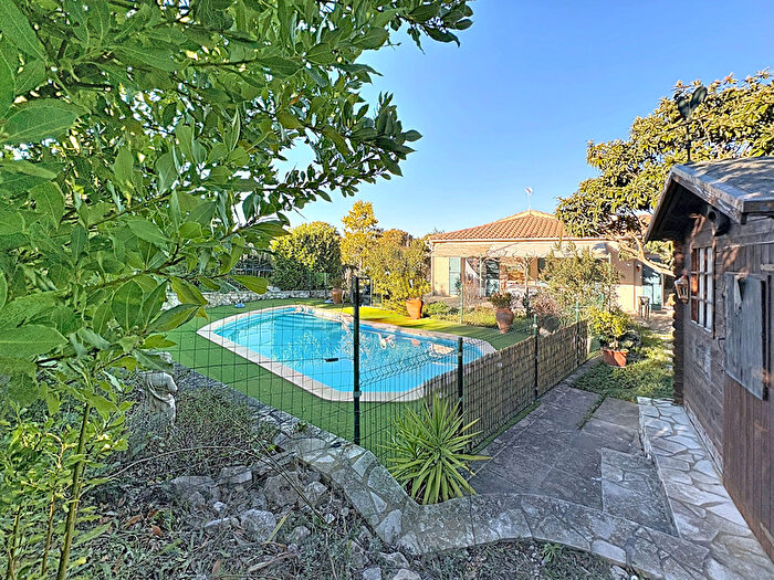 Maison à vendre - Aix-en-Provence - 7 pièces - 5 chambres