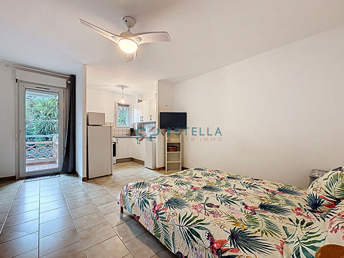 Appartement à louer - Ajaccio, La Viletta, Pietrina, Gare - 1 pièce