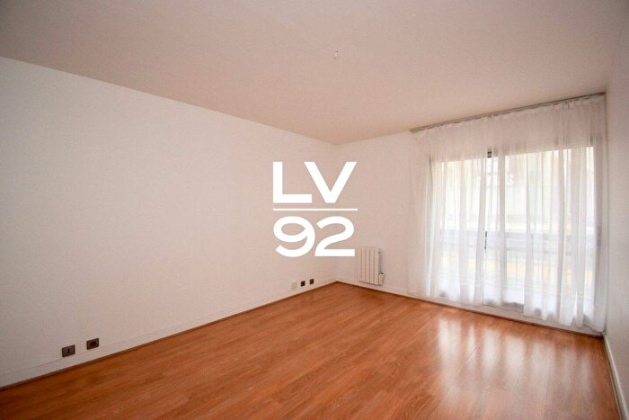 Hôtel de Ville, Courbevoie - Appartement 2 pièces à louer