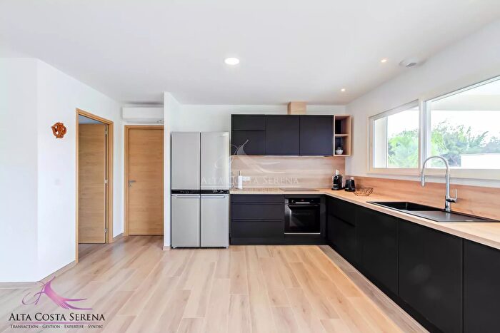 Maison à vendre - Prunelli-di-Fiumorbo - 5 pièces - 4 chambres