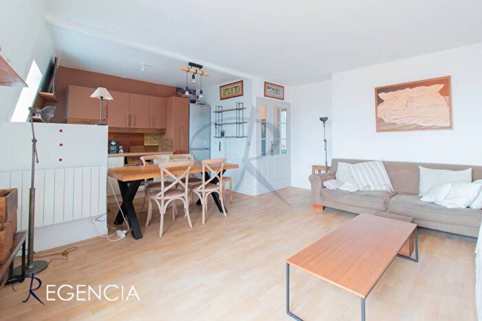 Appartement à louer - Centre Ville-Vieux Puteaux - 3 pièces - 2 chambres