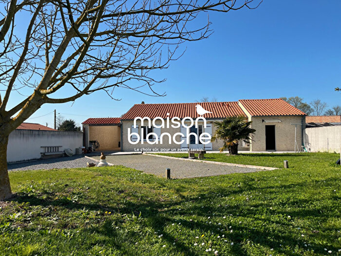 Maison à vendre - Surgères - 4 pièces - 3 chambres