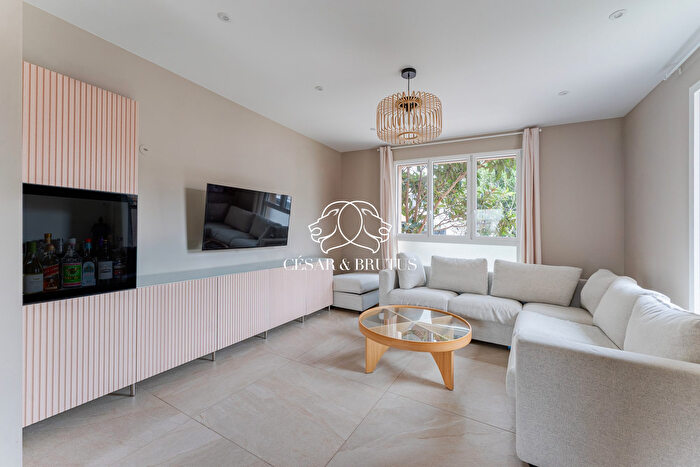 Maison à vendre - Villeurbanne, Buers - 5 pièces - 4 chambres