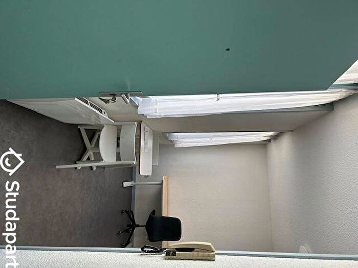 Appartement à louer - Crêt de Roc, Saint-Étienne - 1 pièce