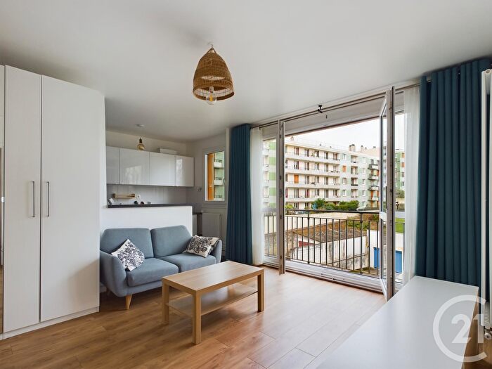 Appartement 1 pièce à louer à Chaville, Doisu