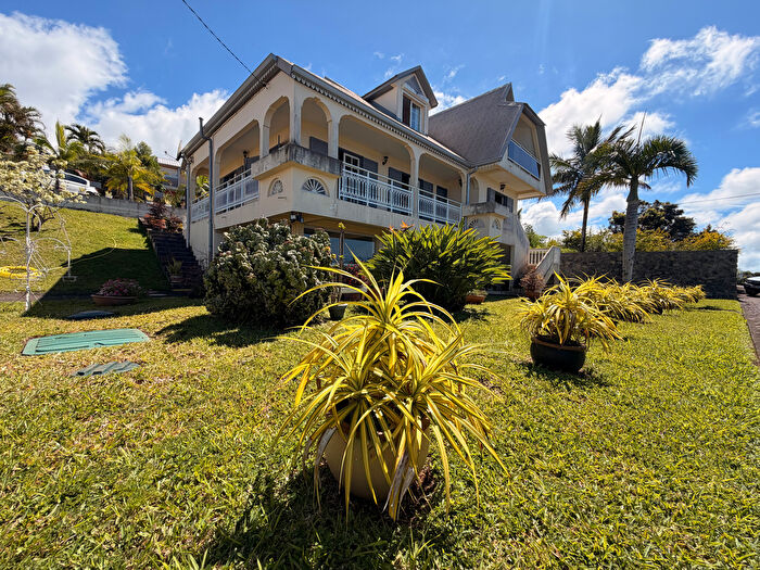 Maison à vendre - Petite-Île, Centre-ville, Piton du Calvaire - 6 pièces - 5 chambres