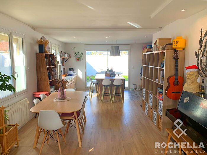 Maison à vendre - Saint-Xandre - 6 pièces - 4 chambres