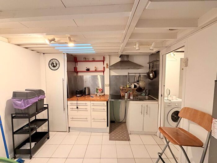 Appartement à louer - Paris e , Belleville, Saint-Maur - 3 pièces - 2 chambres