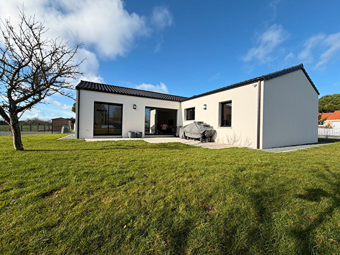 Maison à vendre - Saint-Hilaire-la-Forêt - 5 pièces - 3 chambres