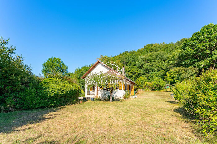 Maison à vendre - Bouvesse-Quirieu - 6 pièces - 4 chambres