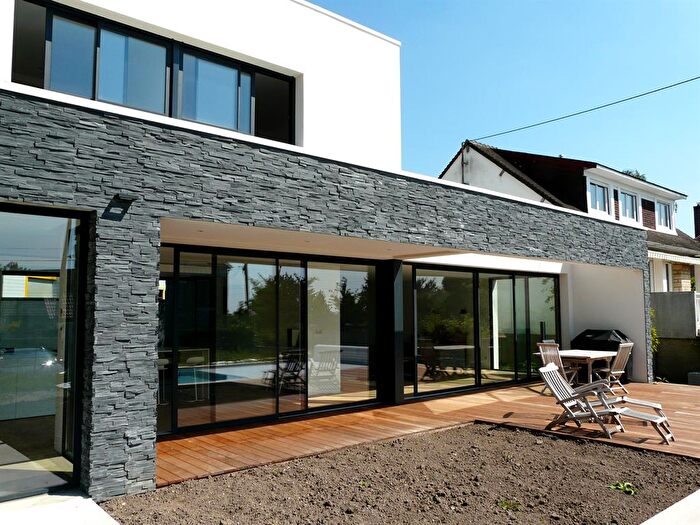 Maison à vendre - Baho - 5 pièces - 4 chambres