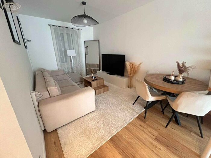 Appartement à louer - Saint-Fons, Centre-ville, Chassagnon - 3 pièces - 2 chambres